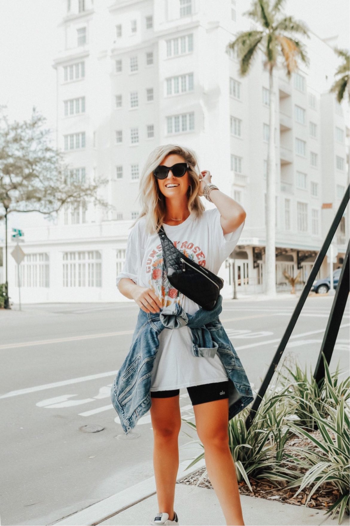 How to Style a Graphic Tee - Momma Mandy